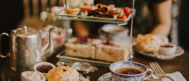16 Best Places to Enjoy Hi-Tea Buffet in Lahore - 2024 Updated