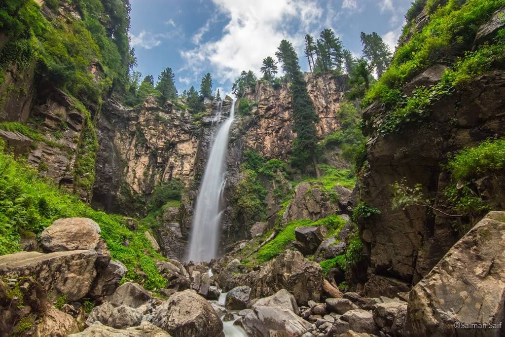 25 Enticing Waterfalls in Pakistan: Their Locations & Images
