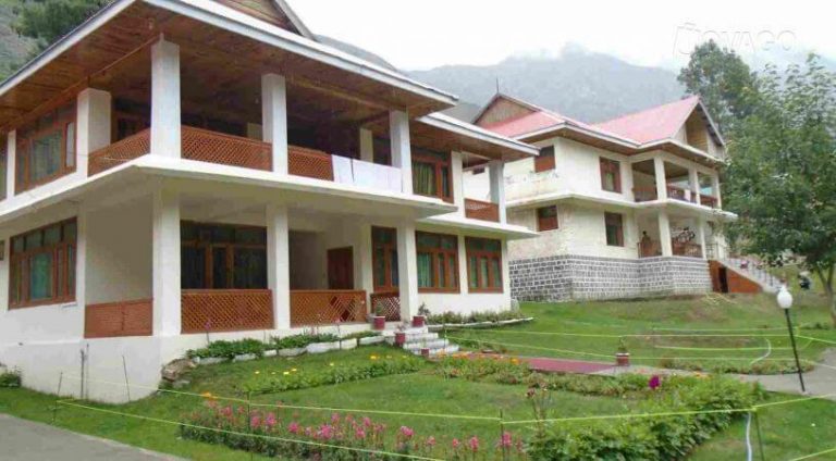 16 Luxury & Affordable Hotels in Naran With Amazing Views