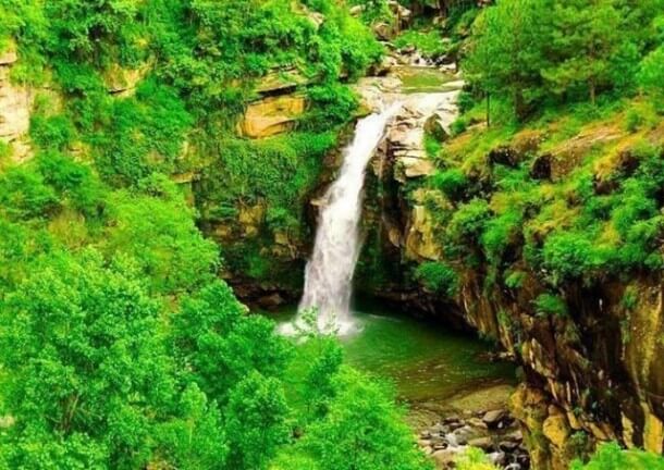 25 Enticing Waterfalls in Pakistan: Their Locations & Images
