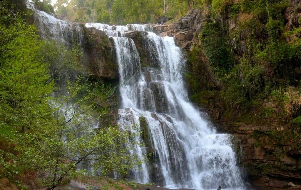 25 Enticing Waterfalls in Pakistan: Their Locations & Images