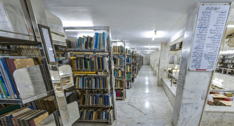 10 Public Libraries in Karachi: Timings & Details