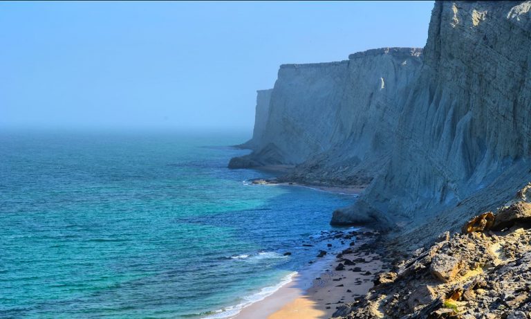 17 Best Beaches in Pakistan That Should Be On Your Travel List