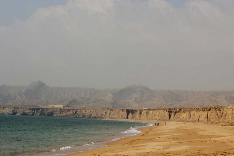 17 Best Beaches in Pakistan That Should Be On Your Travel List