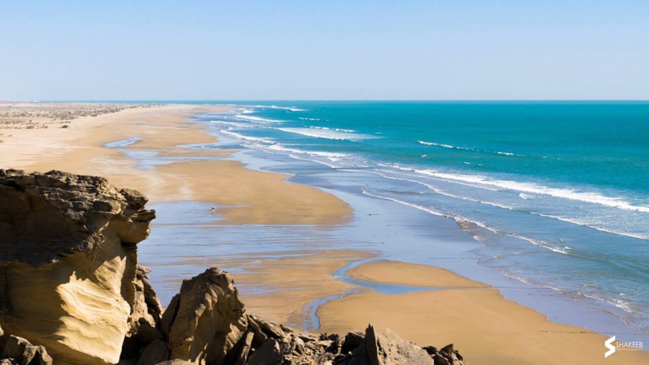 17 Best Beaches in Pakistan That Should Be On Your Travel List