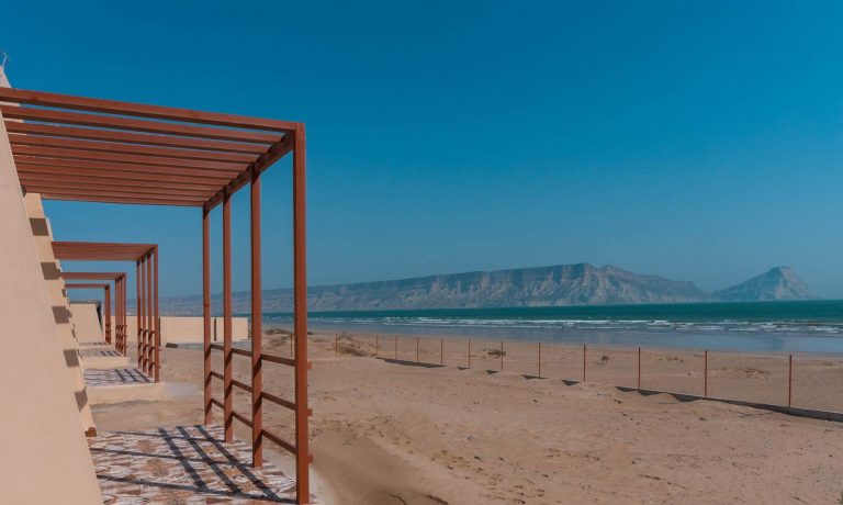 17 Best Beaches in Pakistan That Should Be On Your Travel List