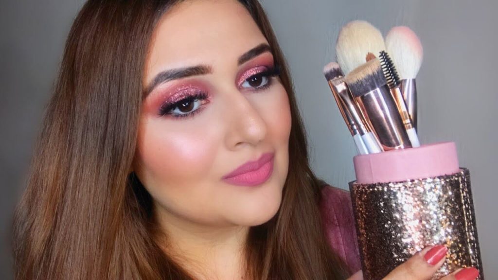14 Pakistani Beauty Influencers You Should Be Following in 2023