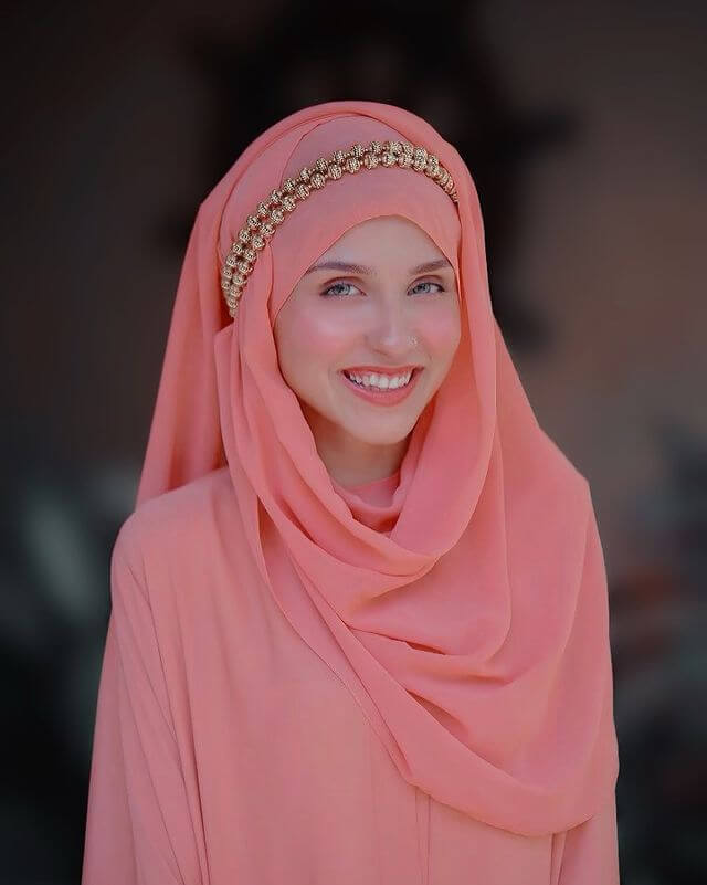14 Pakistani Beauty Influencers You Should Be Following in 2023