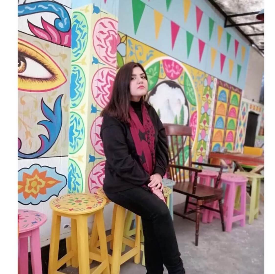 15 Male & Female Food Bloggers in Pakistan on Instagram - 2023