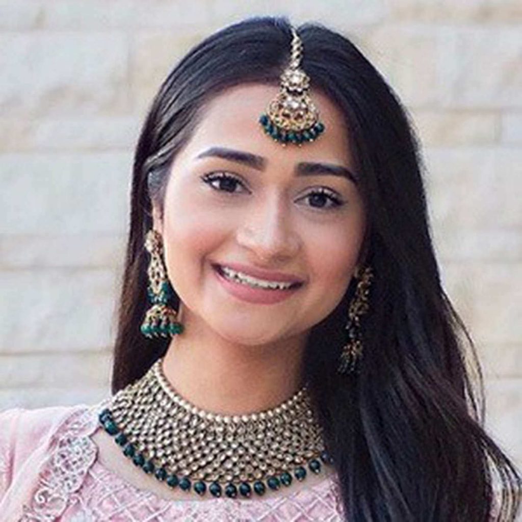 Top 15 Female Fashion Influencers/Bloggers in Pakistan - 2023