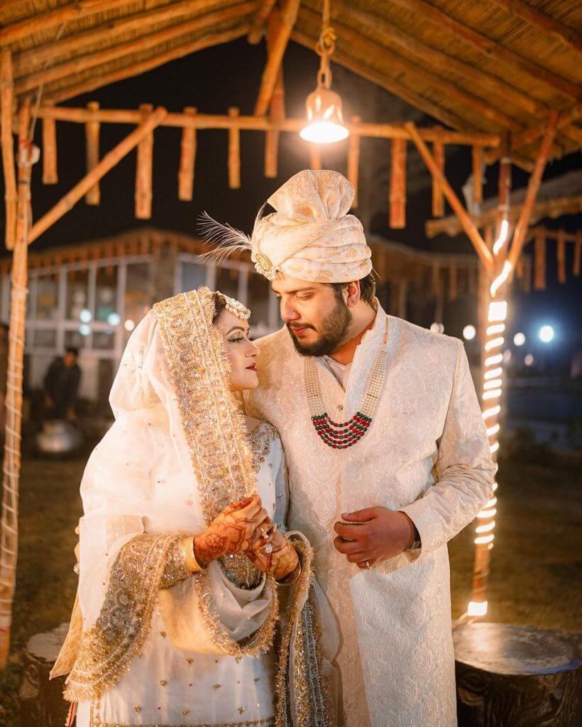 8 Pakistani Celebrity Couples Who Tied The Knot In 2022 - BlogPakistan