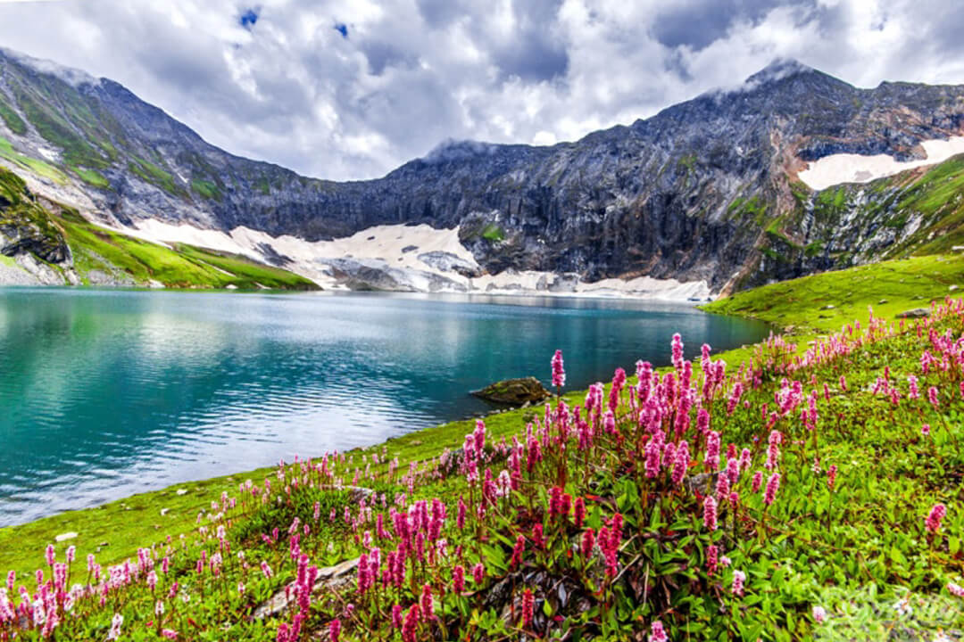 Ratti Gali Lake Travel Guide 2023 - Directions and Best Hotels
