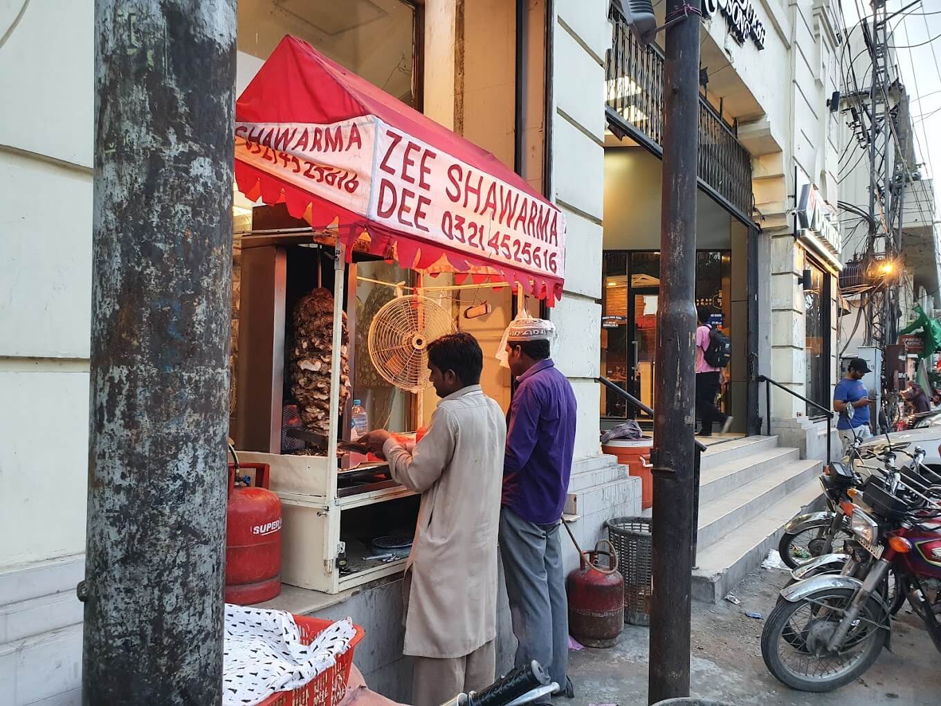 8 Best Selling Shawarmas in Lahore - BlogPakistan